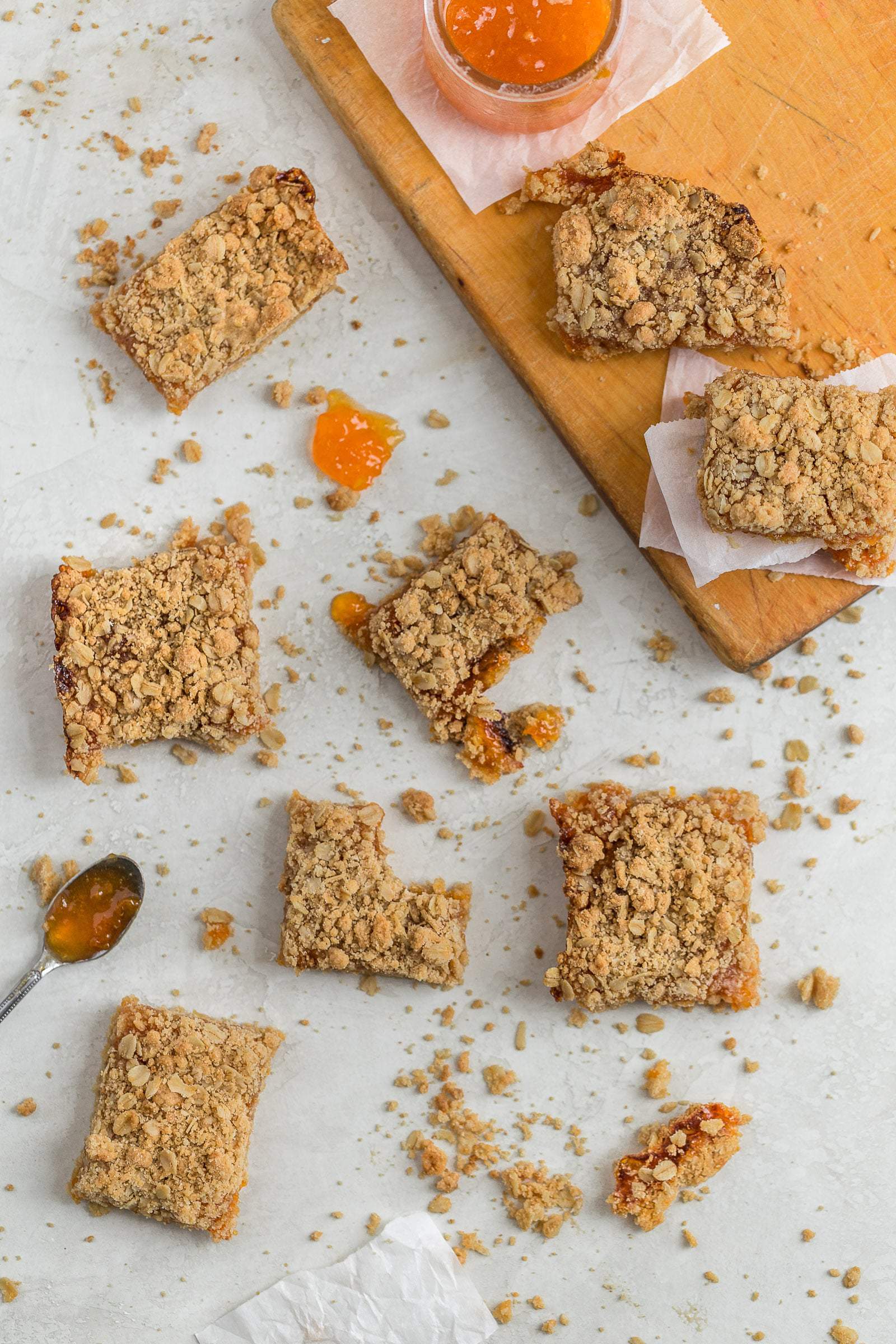 Apricot Bars with Oatmeal Crumble - Frosting & Fettuccine
