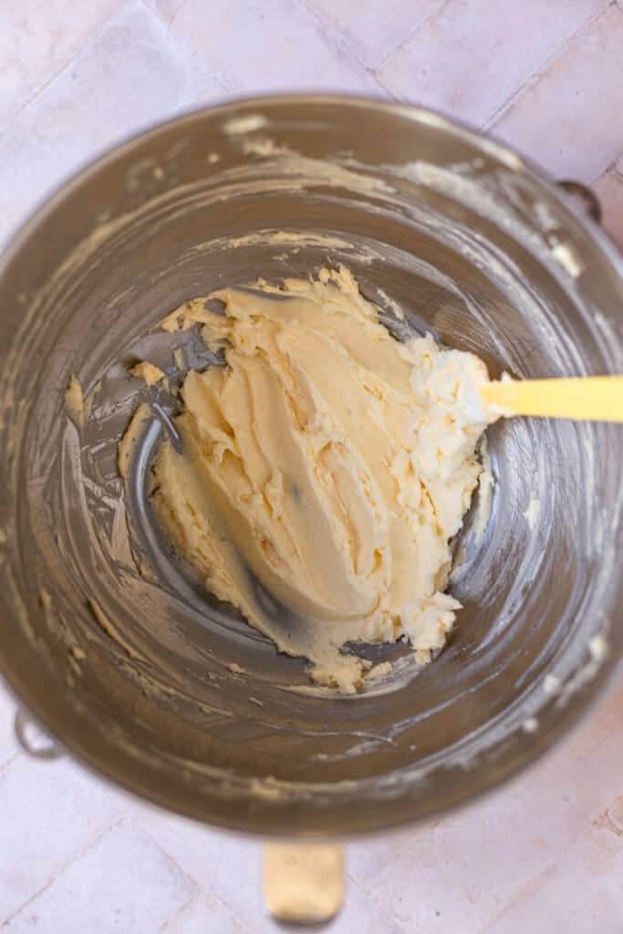 5 Minute Dairy Free Buttercream Frosting - Frosting and Fettuccine